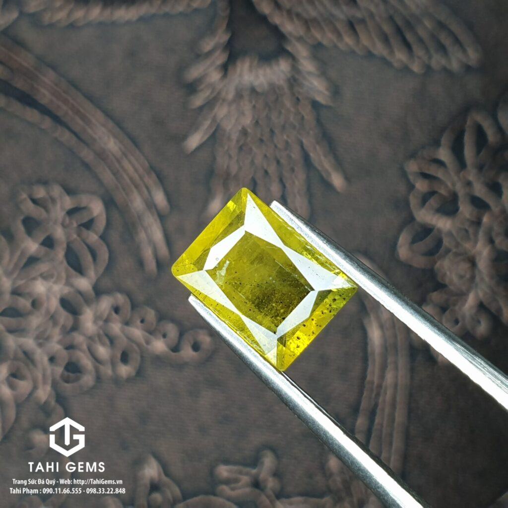 Top 3 mẫu trang sức đá quý Sapphire vàng ở Tahi Gems 2024 - Nhẫn Đá Quý