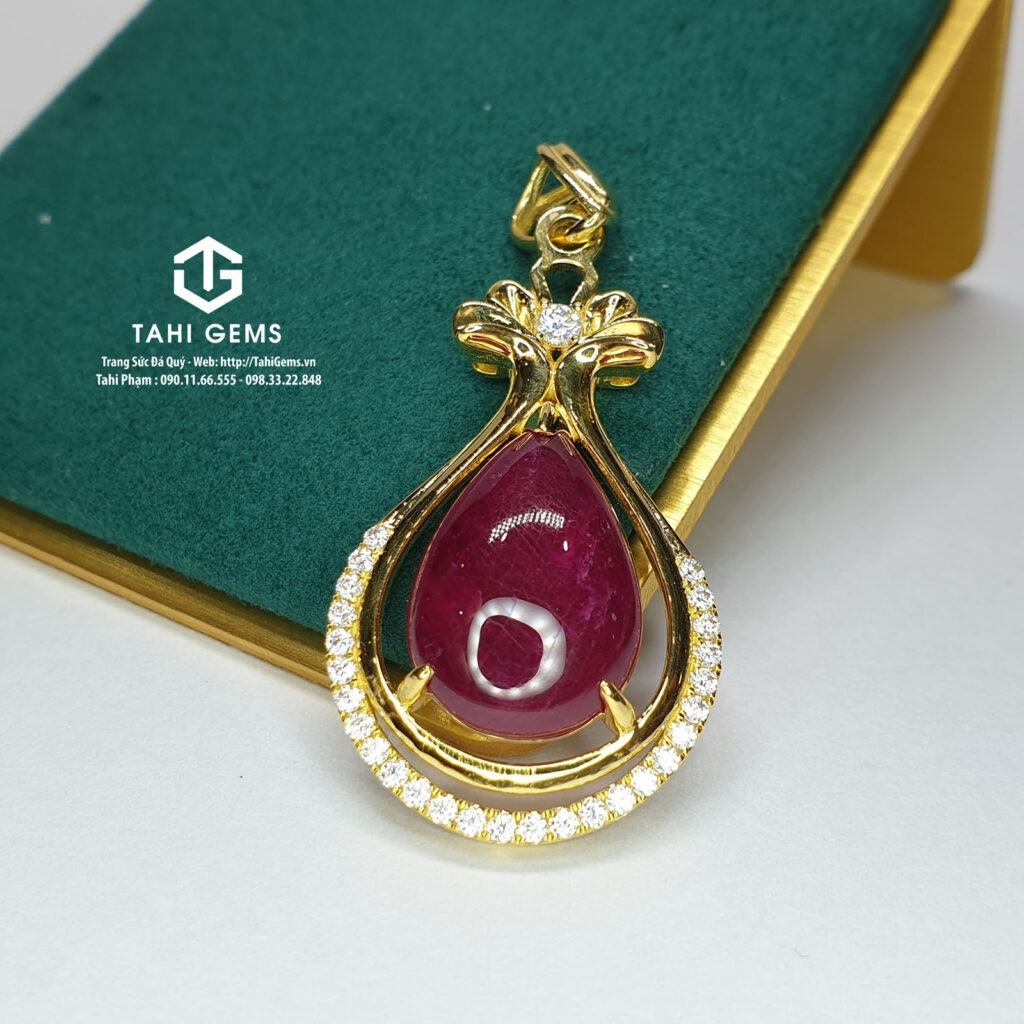 Tổng hợp mẫu mặt dây chuyền nữ sắc đỏ - Nhẫn Đá Quý